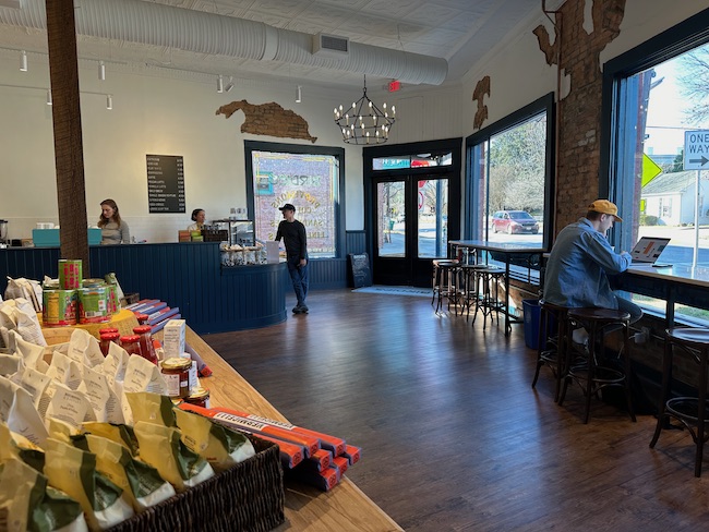 New Market Entices Athens Neighborhood — Grady Newsource